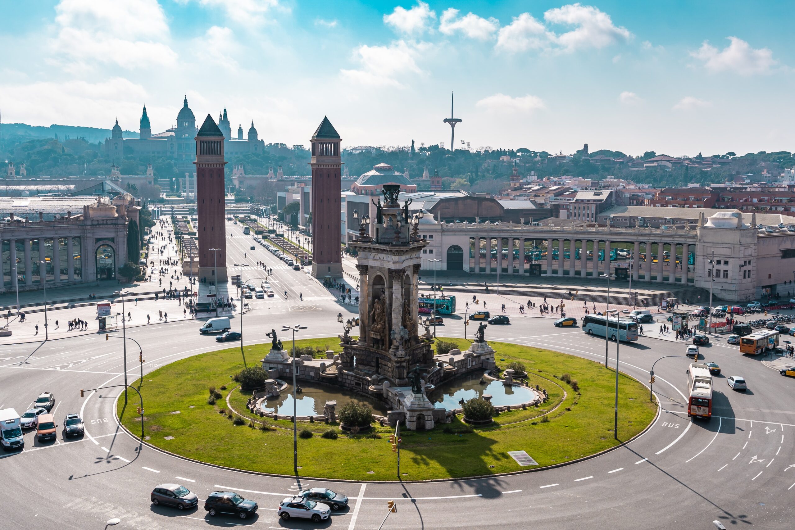 Claves para alquilar tu piso en Barcelona en 2024 | Housfy